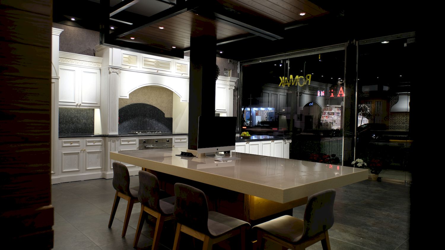 Showroom - Romak Door